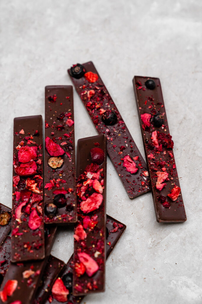 Barre fruits rouges chocolat noir - Anissa Patisserie